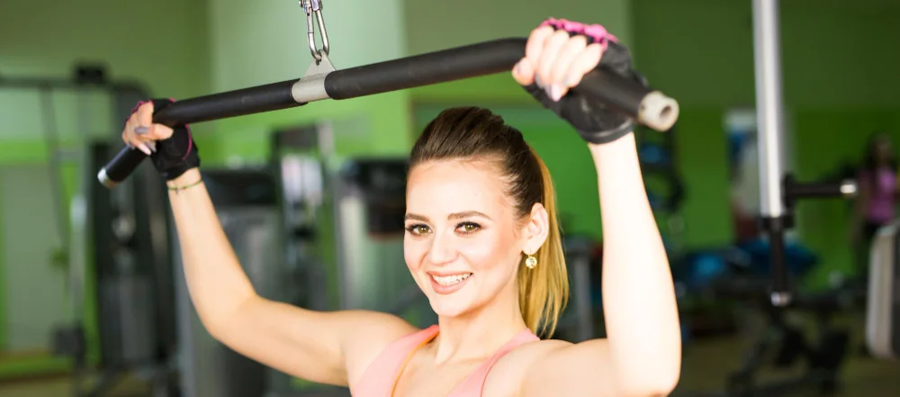 Lat Pull Down Bar: Best Back Workout Guide, Benefits, and Form Tips ...
